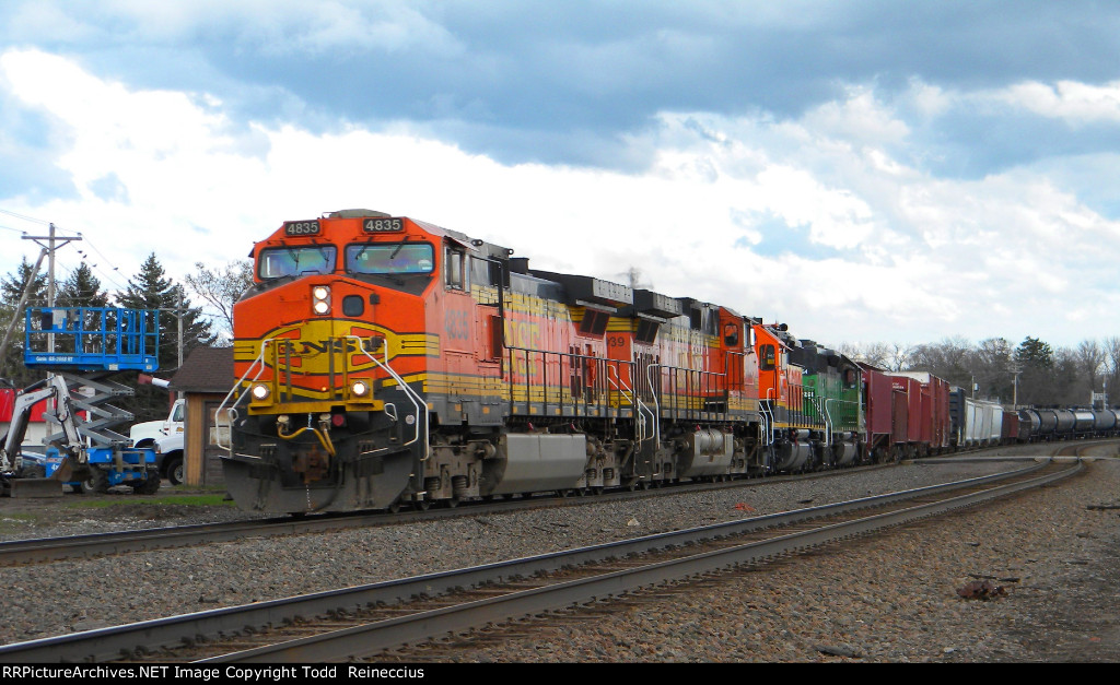 BNSF 4835